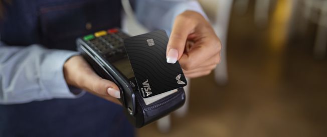 What is a contactless card: how to use it, and how does it work?
